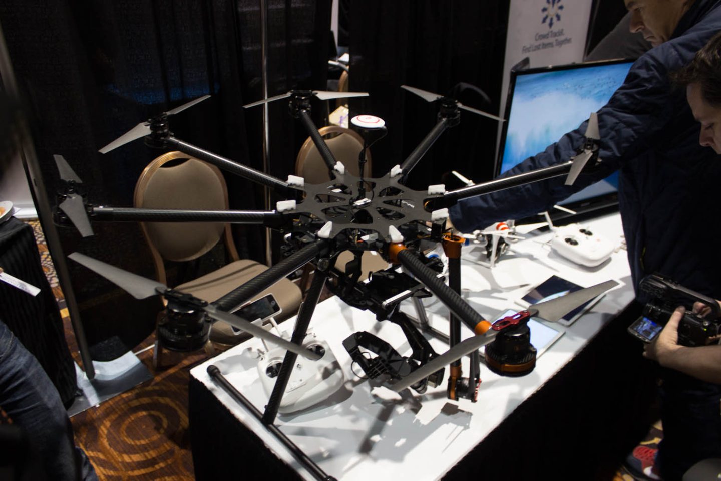 CES before the storm: Booths in progress, acrobats, and a septocopter ...