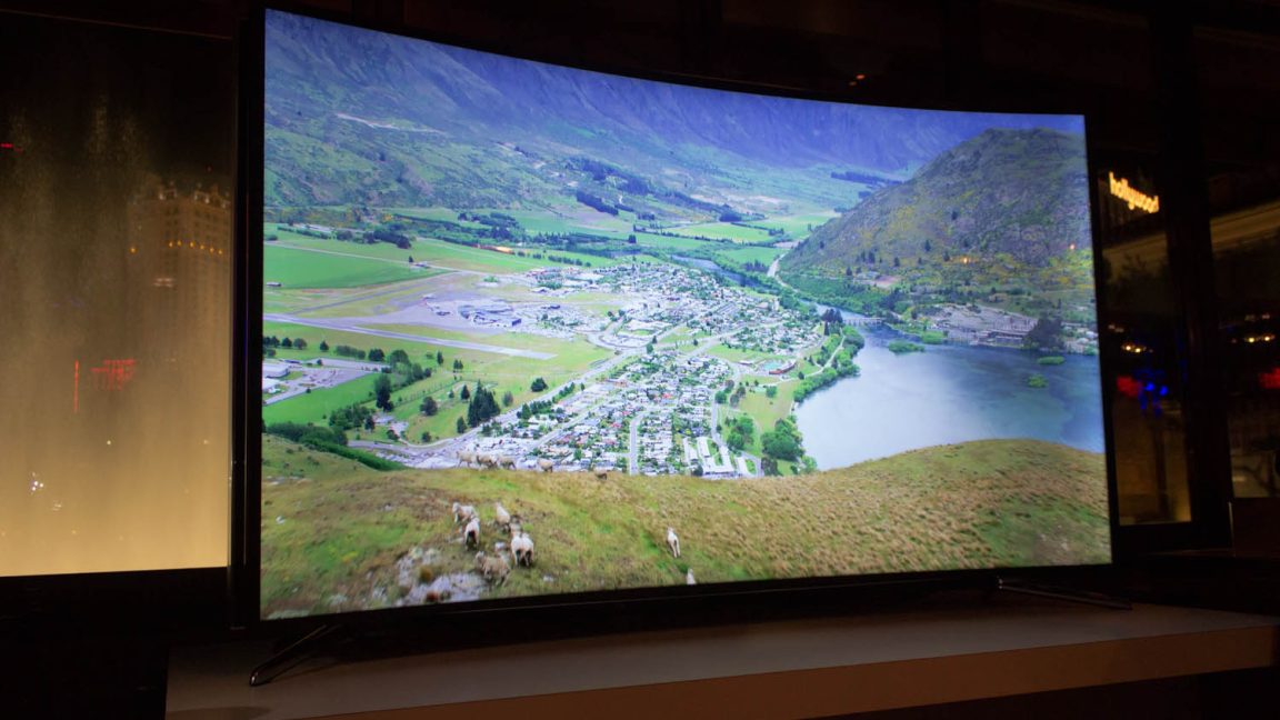 Samsung announces UHD TVs that curve and bend - Ars Technica