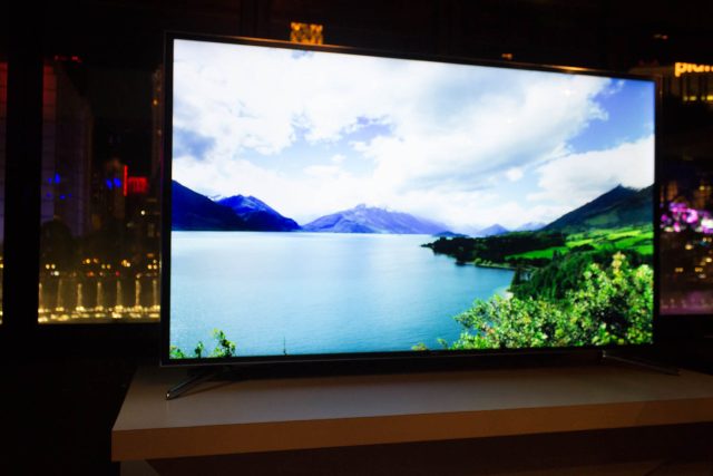 Samsung announces UHD TVs that curve and bend - Ars Technica