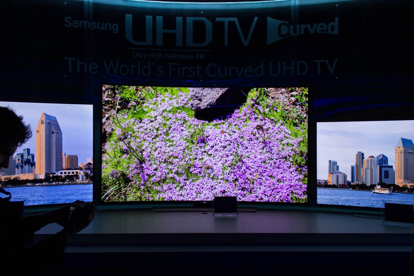 Samsung announces UHD TVs that curve and bend - Ars Technica