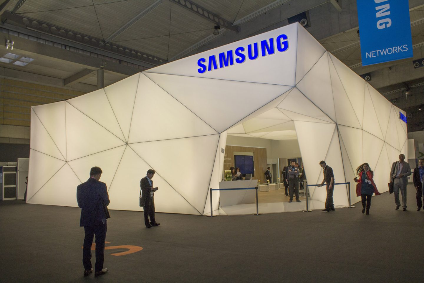 Gallery: The amazing booth designs of Mobile World Congress - Ars Technica