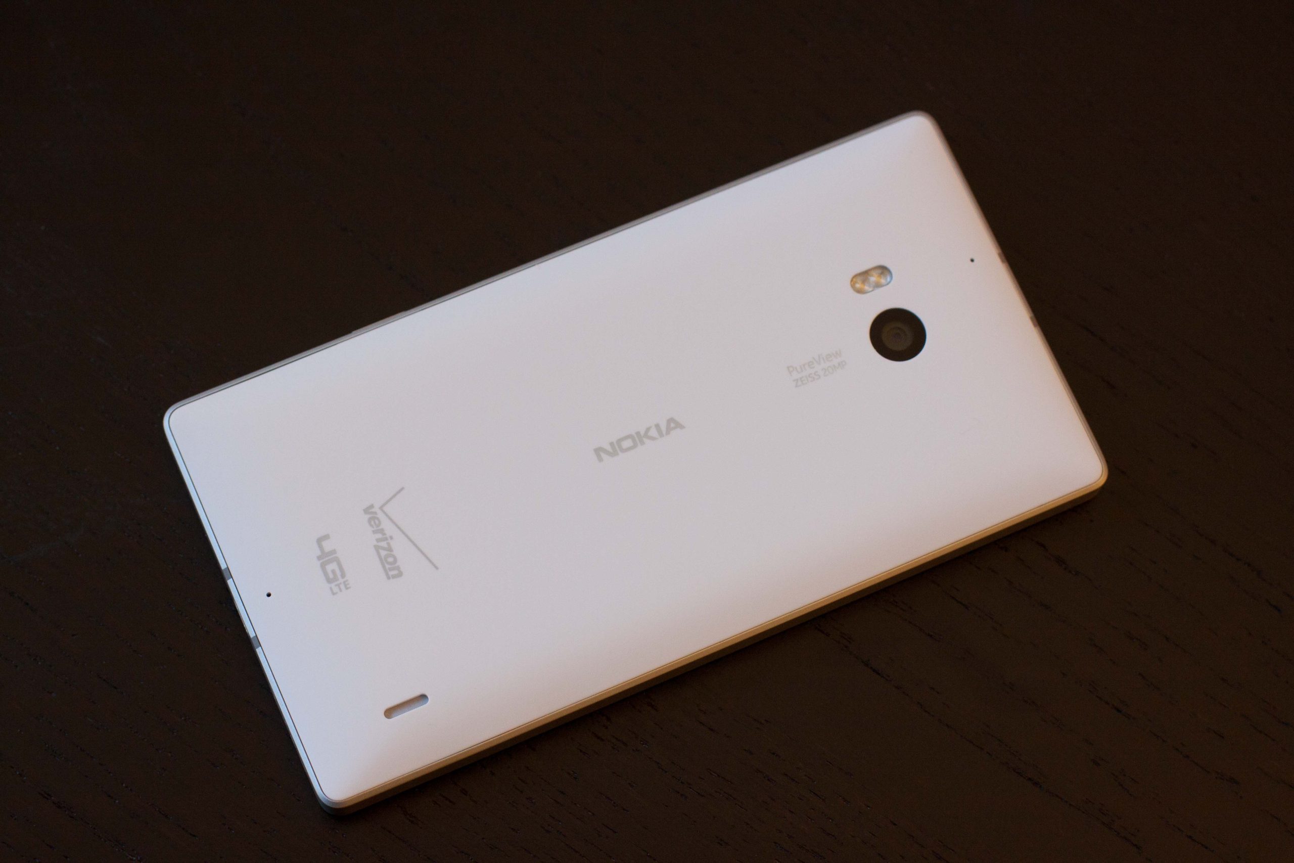 Verizon’s new Windows Phone flagship, the Nokia Lumia Icon, reviewed ...