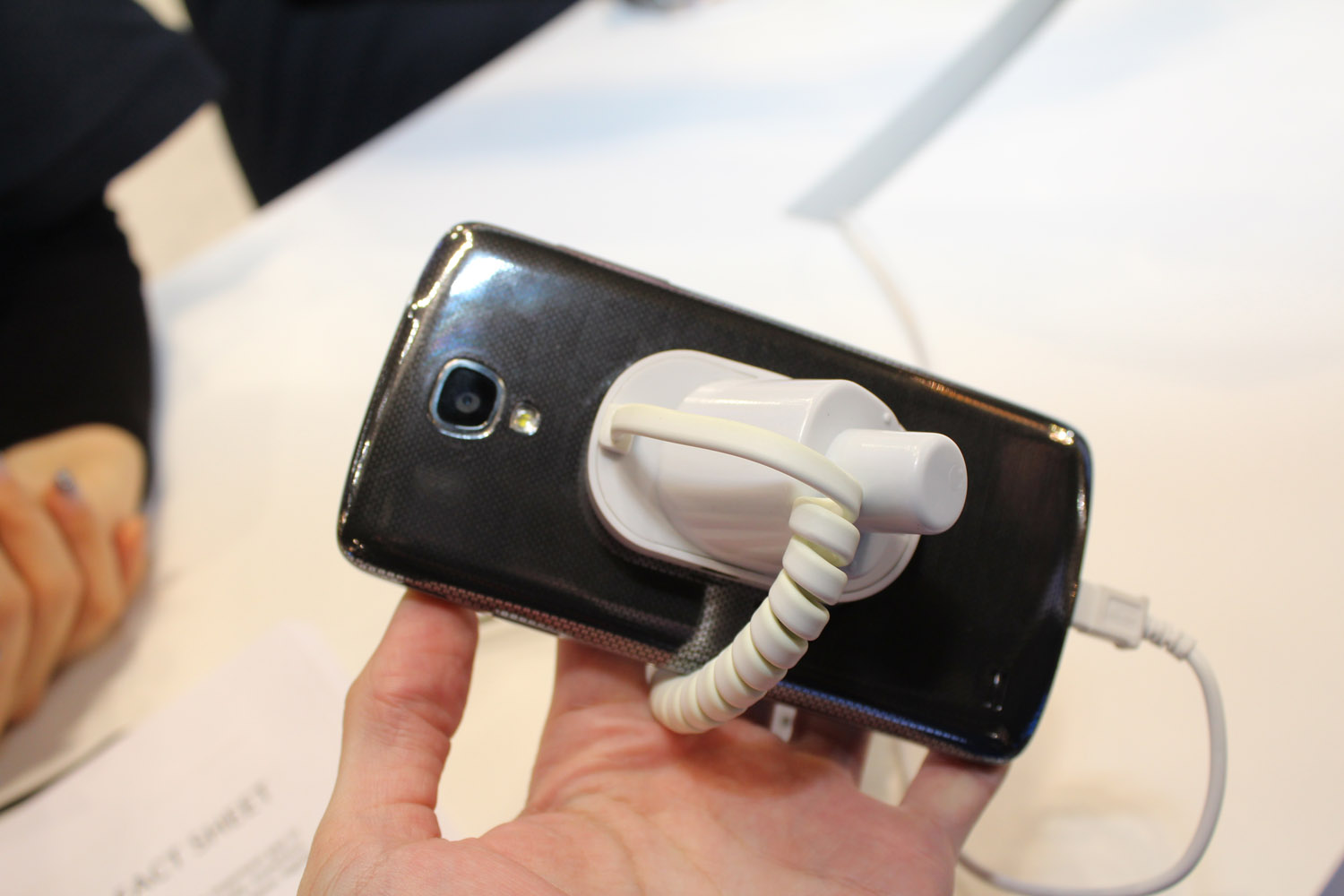 Hands-on with Samsung’s Tizen OS: An impressively capable Android clone ...