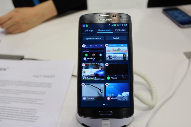 Hands-on with Samsung’s Tizen OS: An impressively capable Android clone ...