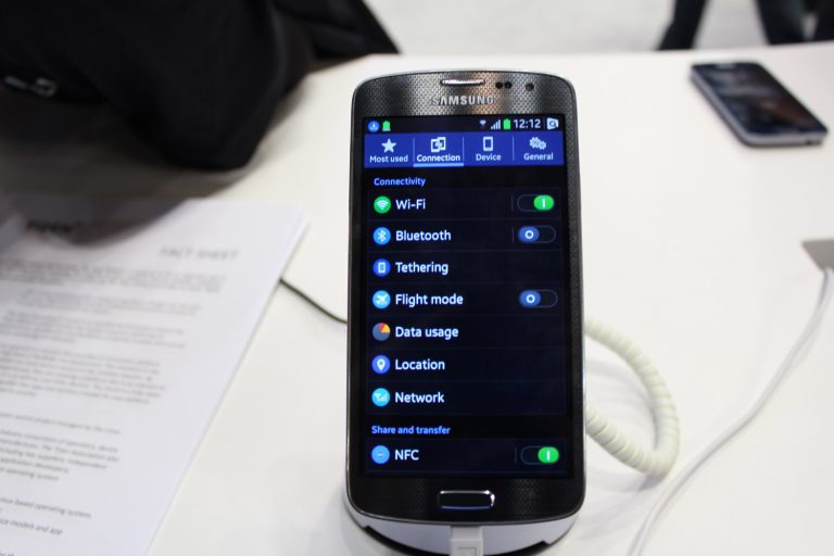 Hands-on with Samsung’s Tizen OS: An impressively capable Android clone ...