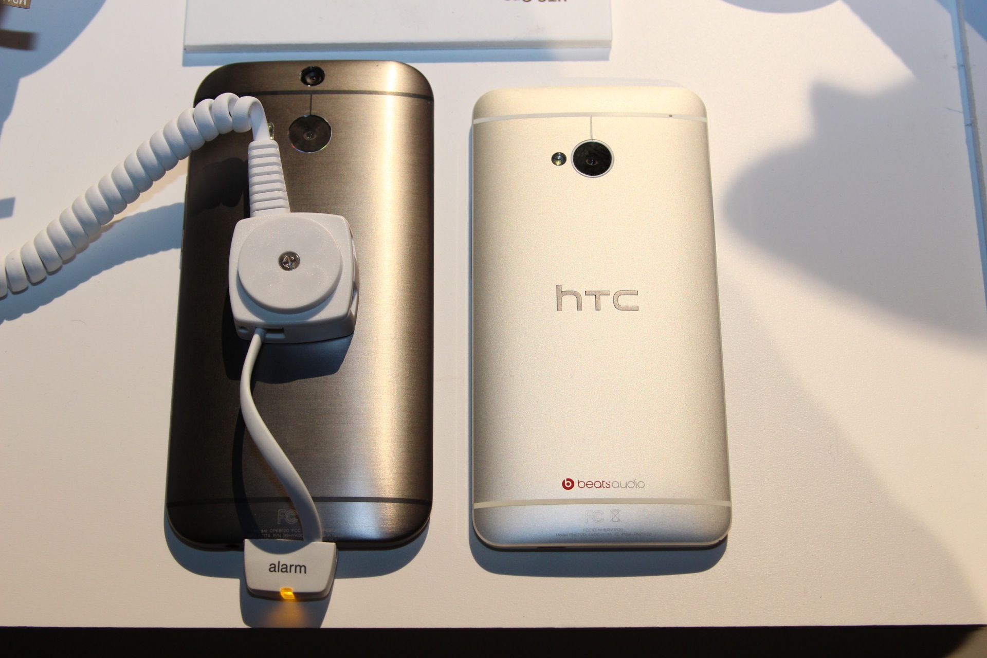 Gallery: The new HTC One M8 in all its brushed-metal glory - Ars Technica