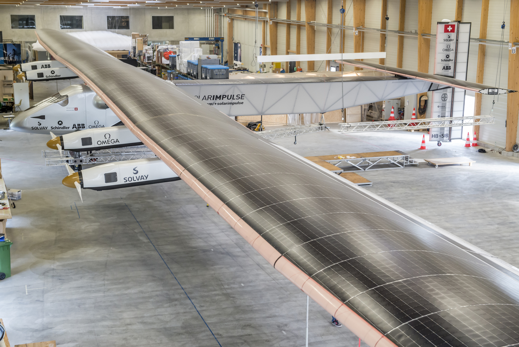 New solar plane is as big as a 747, will circumnavigate the globe - Ars ...