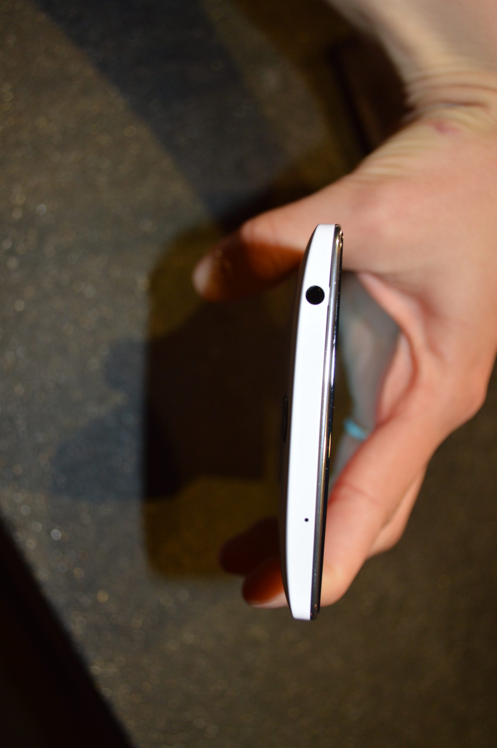Flying the custom flag: Hands on with the OnePlus One Cyanogenmod phone ...