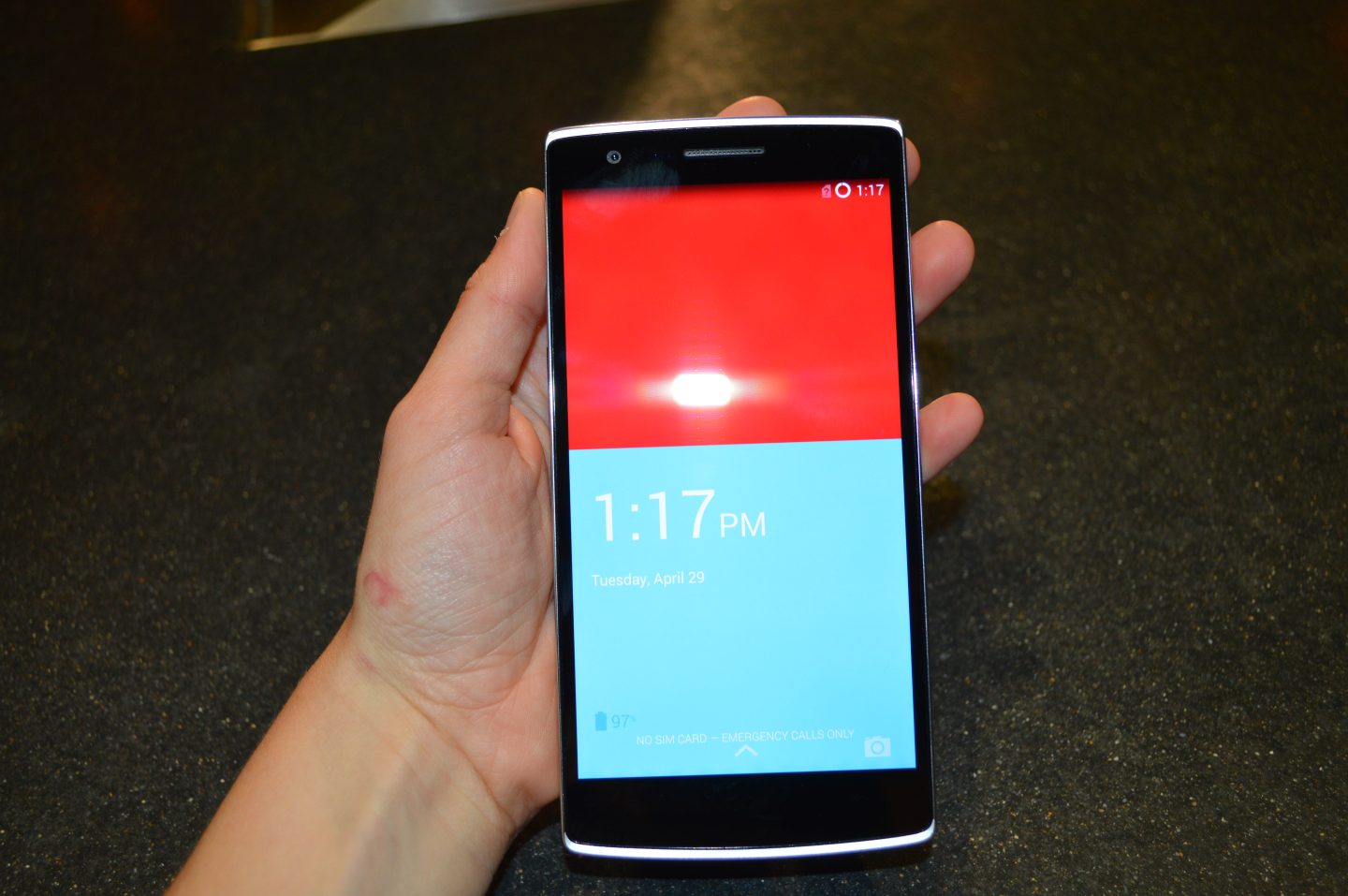 Flying the custom flag: Hands on with the OnePlus One Cyanogenmod phone ...