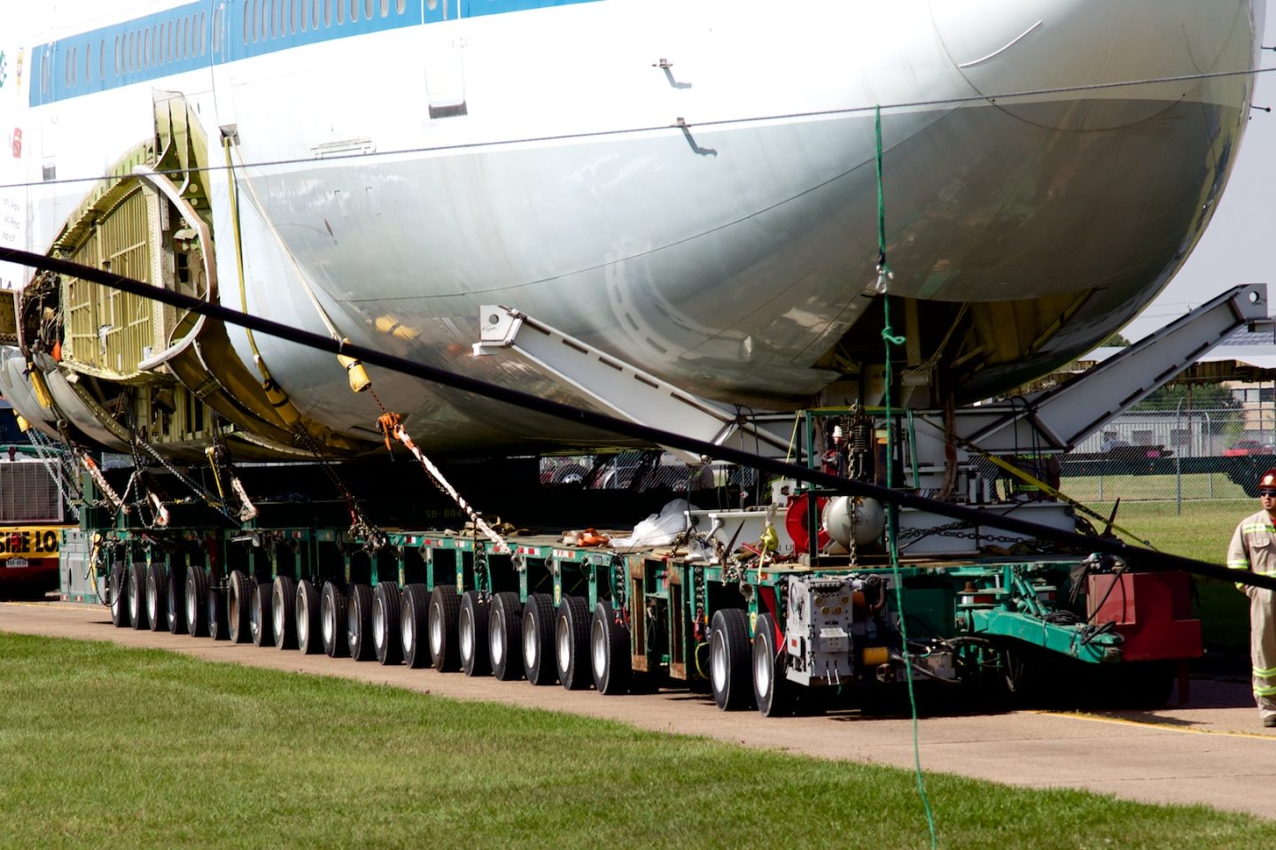 Gallery: NASA’s shuttle-carrying 747 makes final journey to museum ...