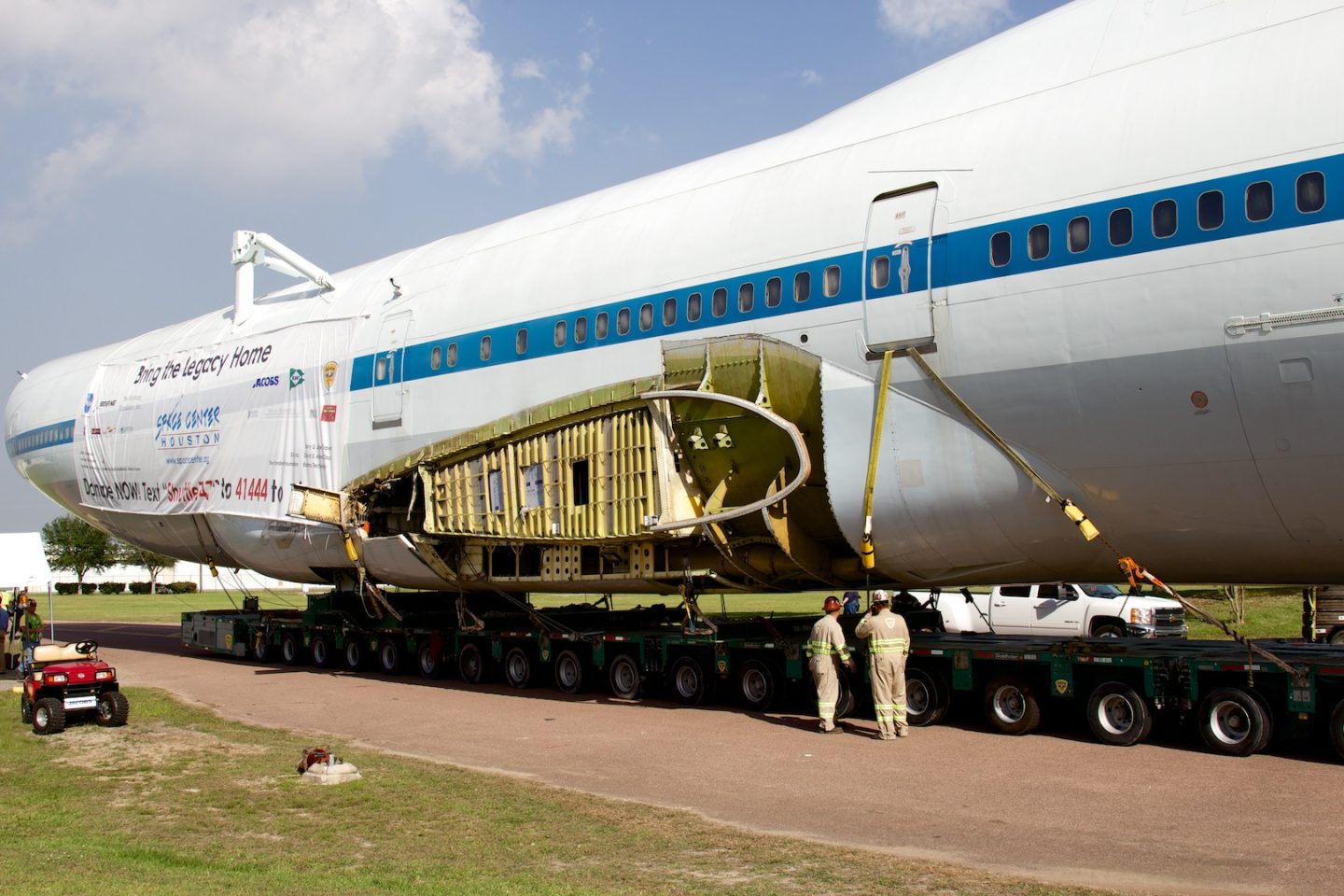 Gallery: NASA’s shuttle-carrying 747 makes final journey to museum ...