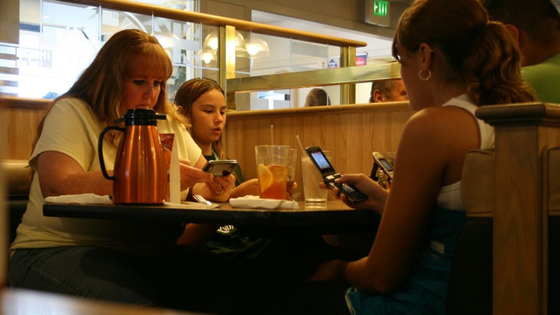 Latest study on cell phones and cancer finds another weak association ...