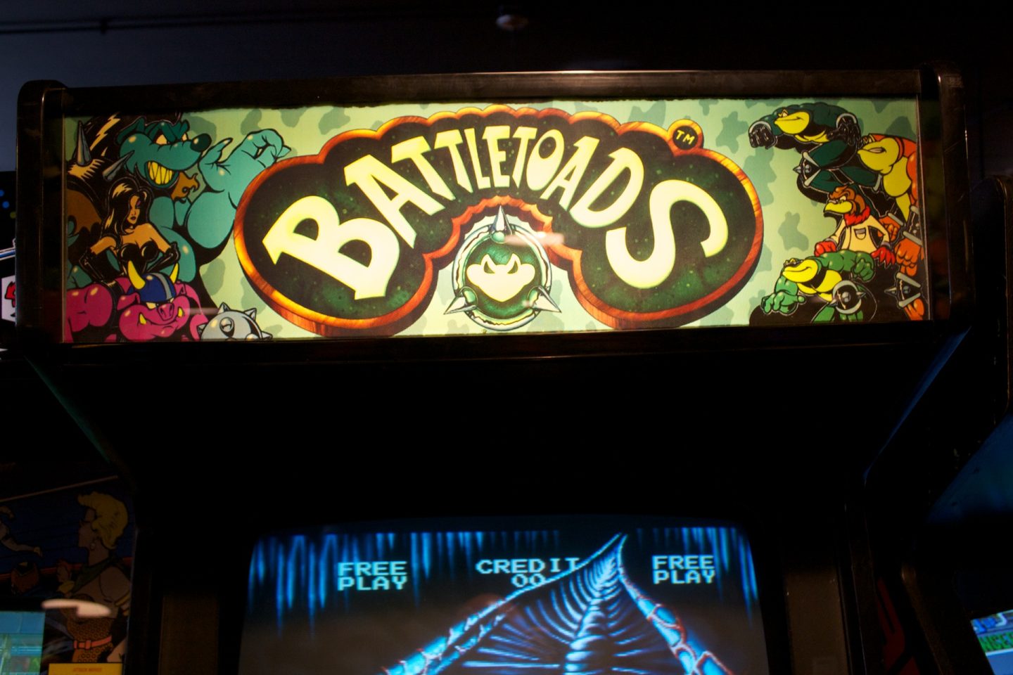 A visit to Galloping Ghost, the largest video game arcade in the USA ...