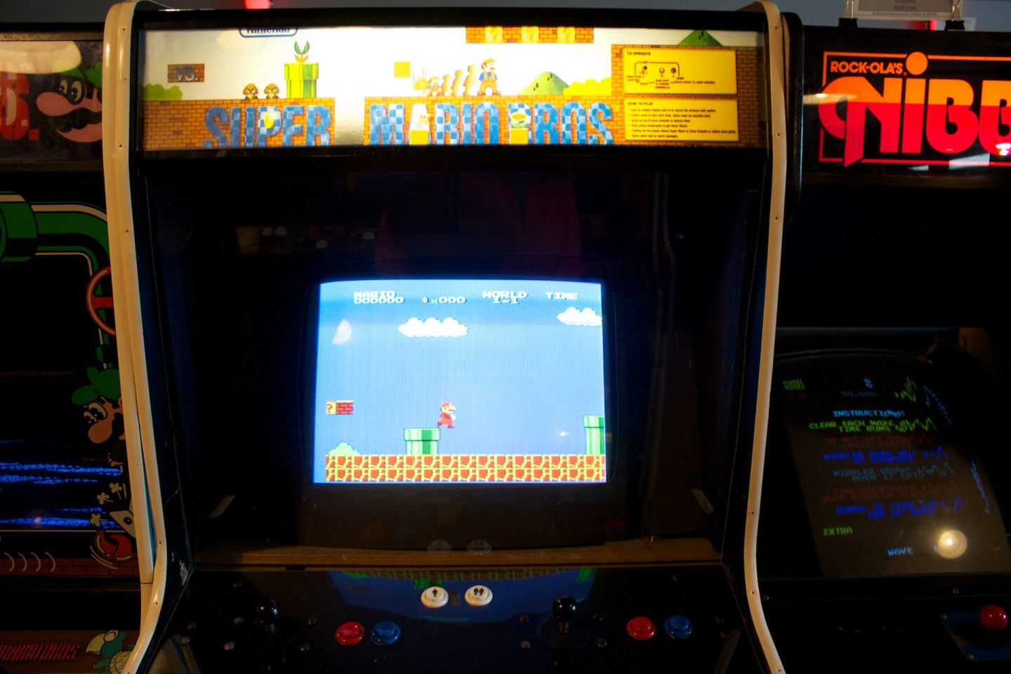 A visit to Galloping Ghost, the largest video game arcade in the USA ...