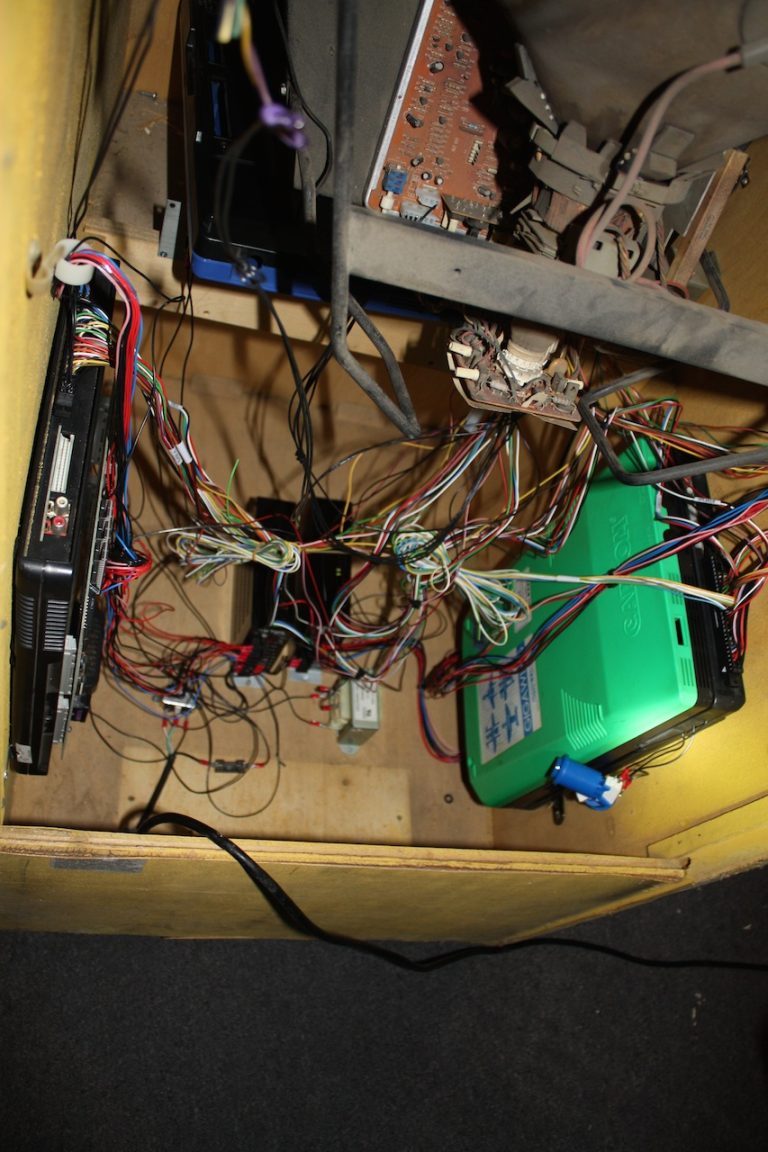 A visit to Galloping Ghost, the largest video game arcade in the USA ...