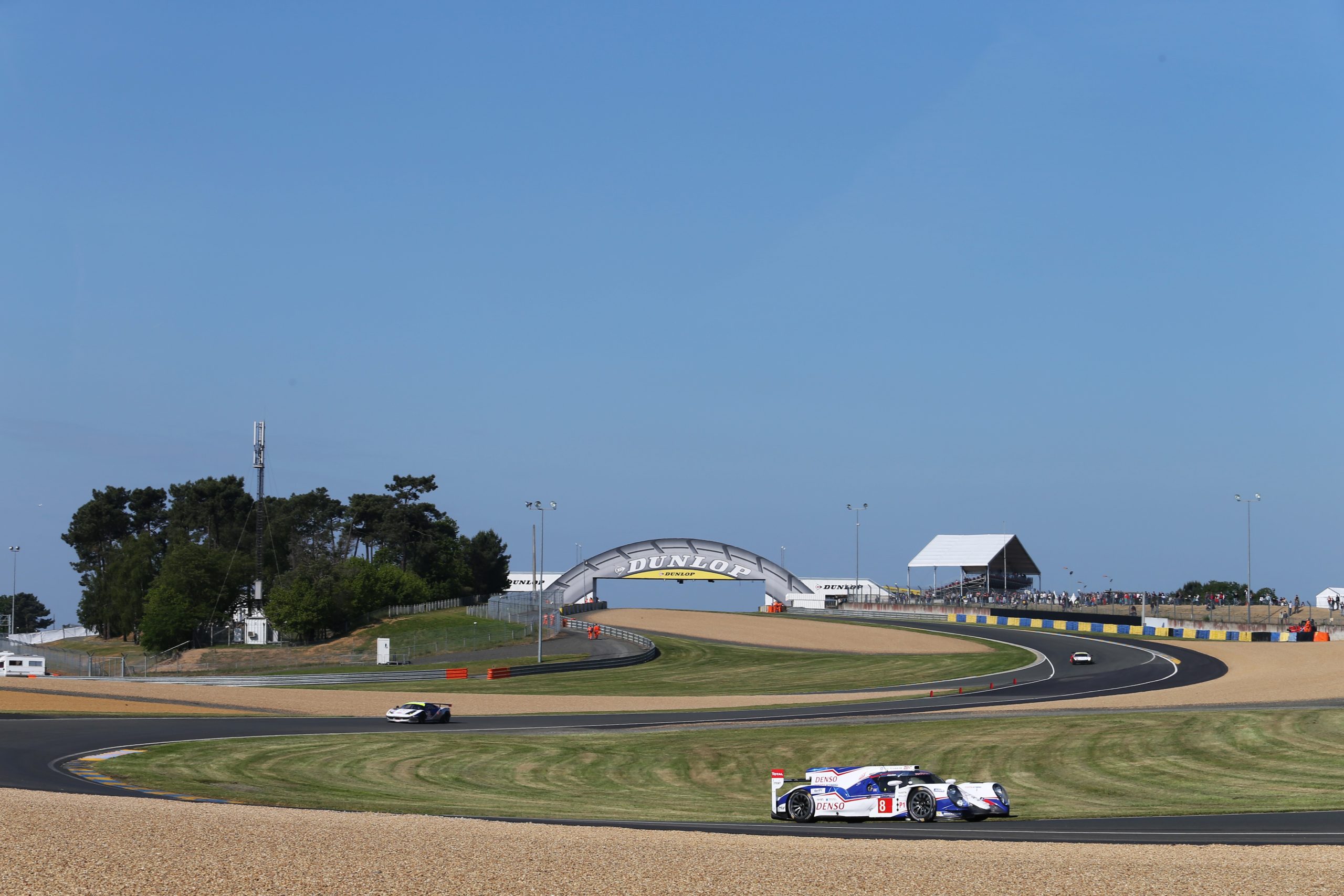 1000-horsepower technology-packed hybrid race cars take the pole in ...