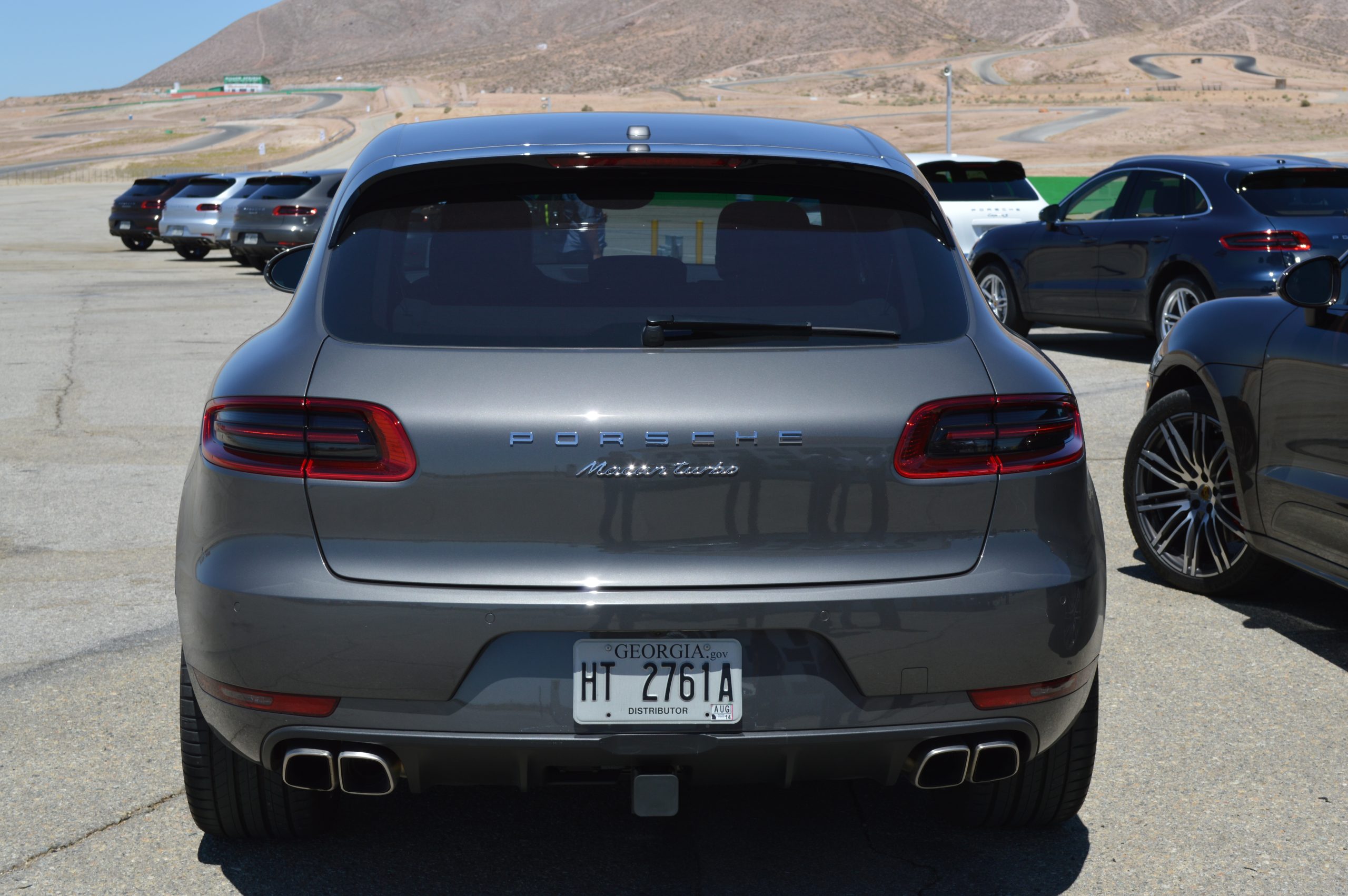 A day in the new Porsche Macan, an SUV that wants to race - Ars Technica