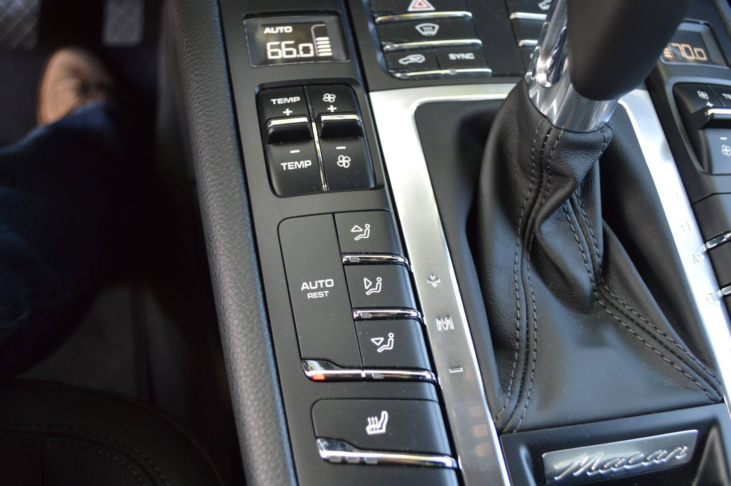 A day in the new Porsche Macan, an SUV that wants to race - Ars Technica