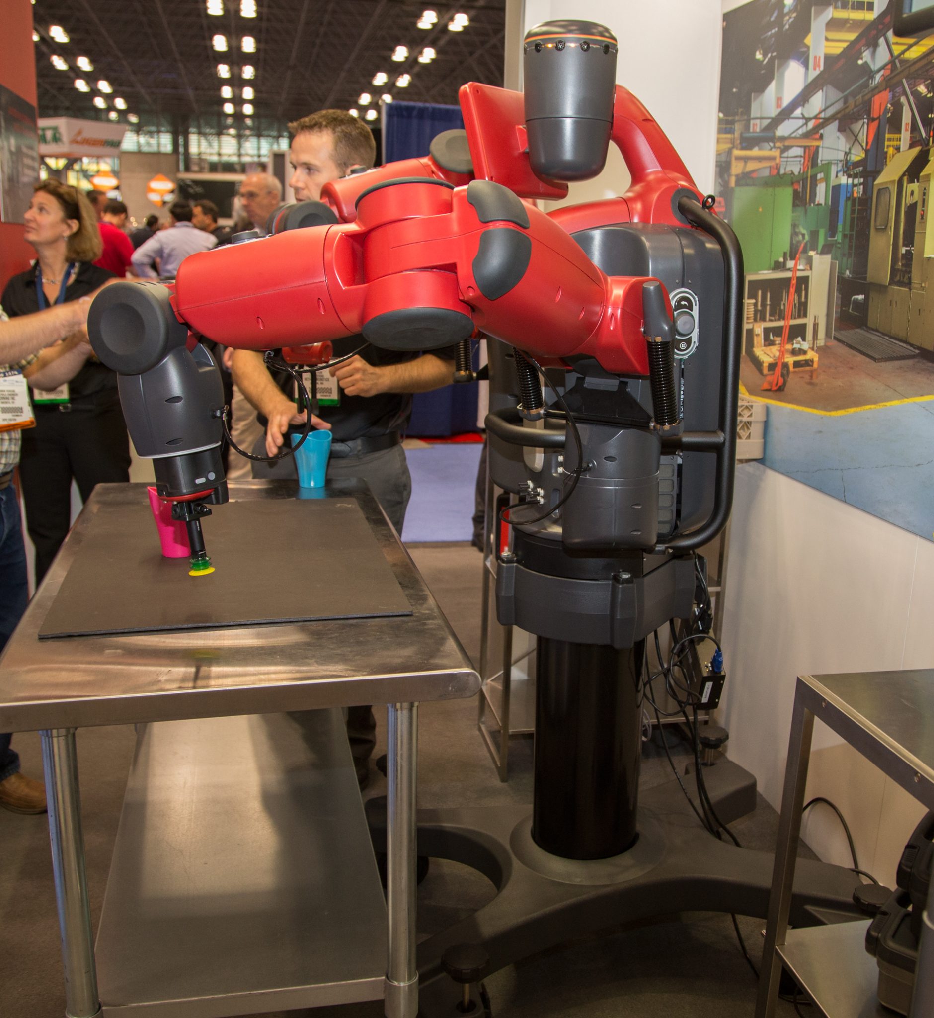 Hands-on with Baxter, the factory robot of the future - Ars Technica