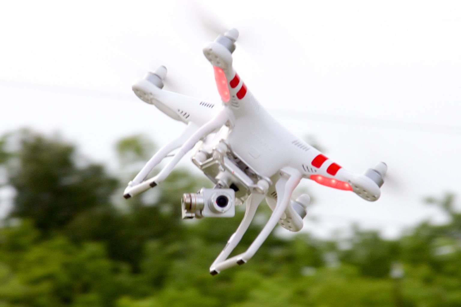 Flying—and crashing—a $1,300 quadcopter drone - Ars Technica