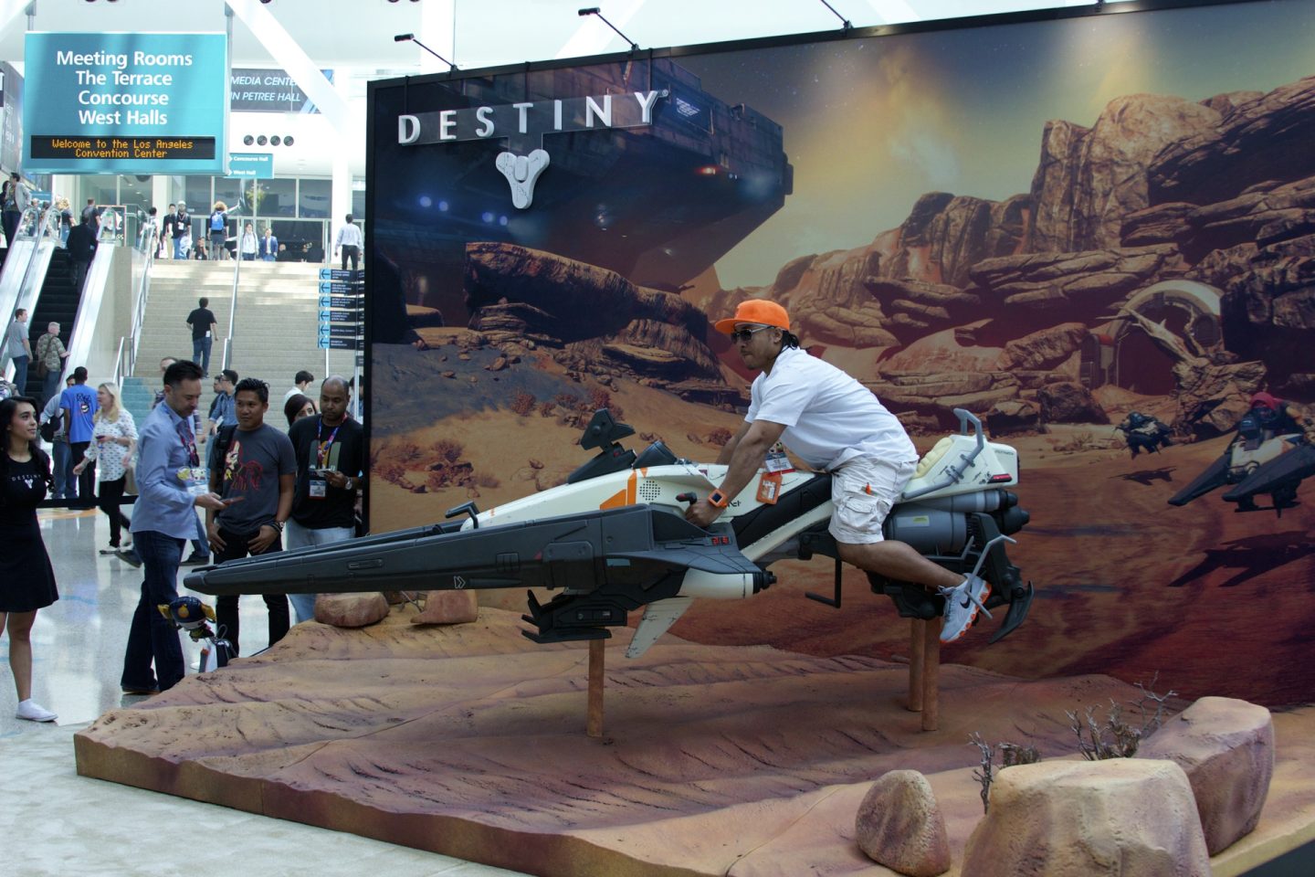 E3 photo diary, days 1 and 2: Hitting the floor and... exercise-dancing ...