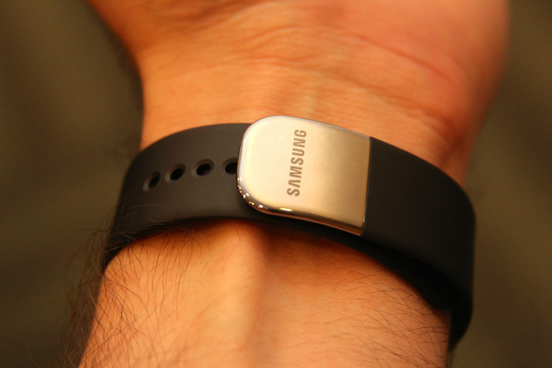 Wrist-on with Samsung’s Gear Live, one of the first Android Wear ...