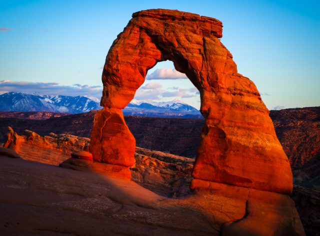 A simple explanation for awe-inspiring sandstone arches - Ars Technica