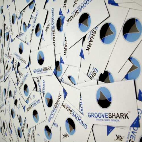 Grooveshark, bowing to RIAA, shuts down and apologizes for “serious ...