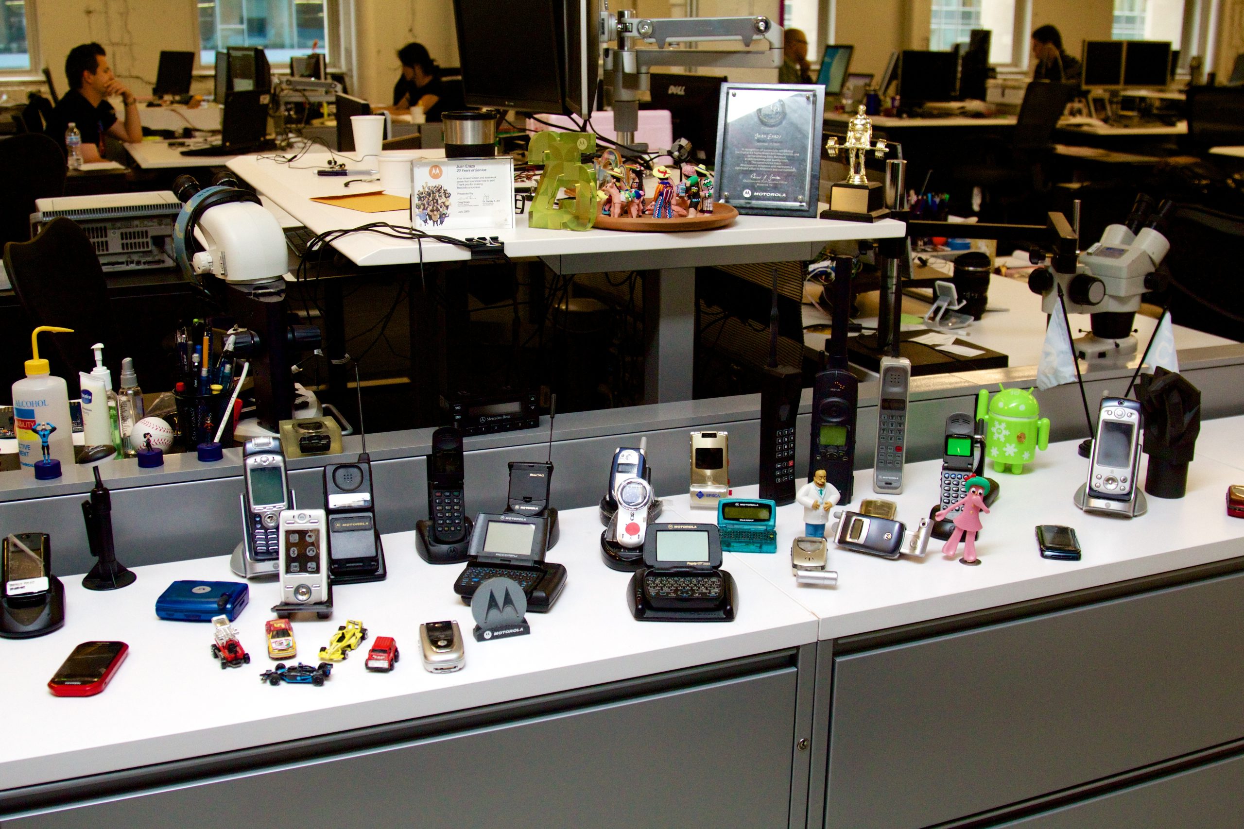 Gallery: Behind the scenes at Motorola’s Chicago design laboratory ...