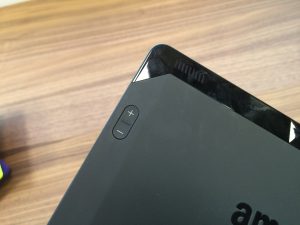 Amazon reveals sleek new e-reader, beefed-up HDX tablet, keyboard - Ars ...