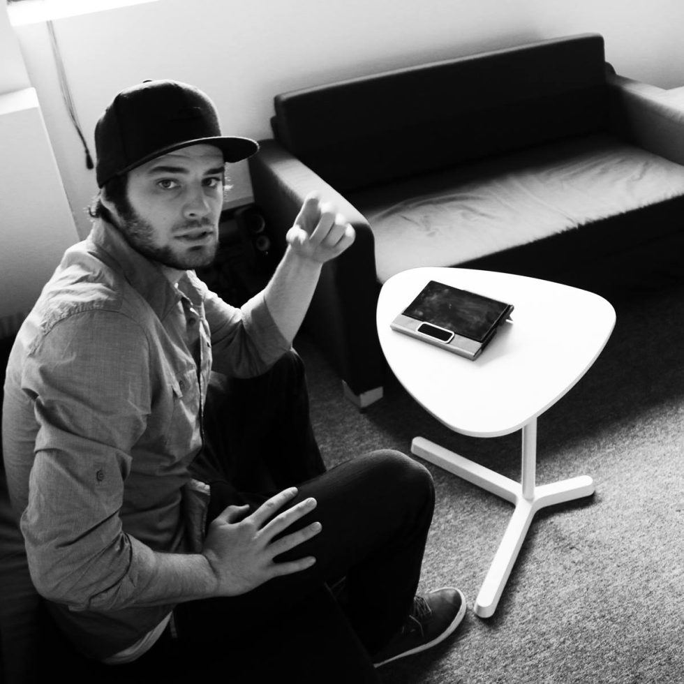 Meet the $800 Windows tablet designed to interpret for deaf people ...