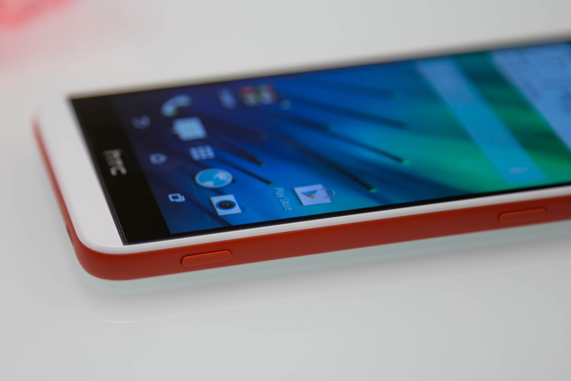 Hands-on with the HTC Desire Eye, a phone with a 13MP front camera ...