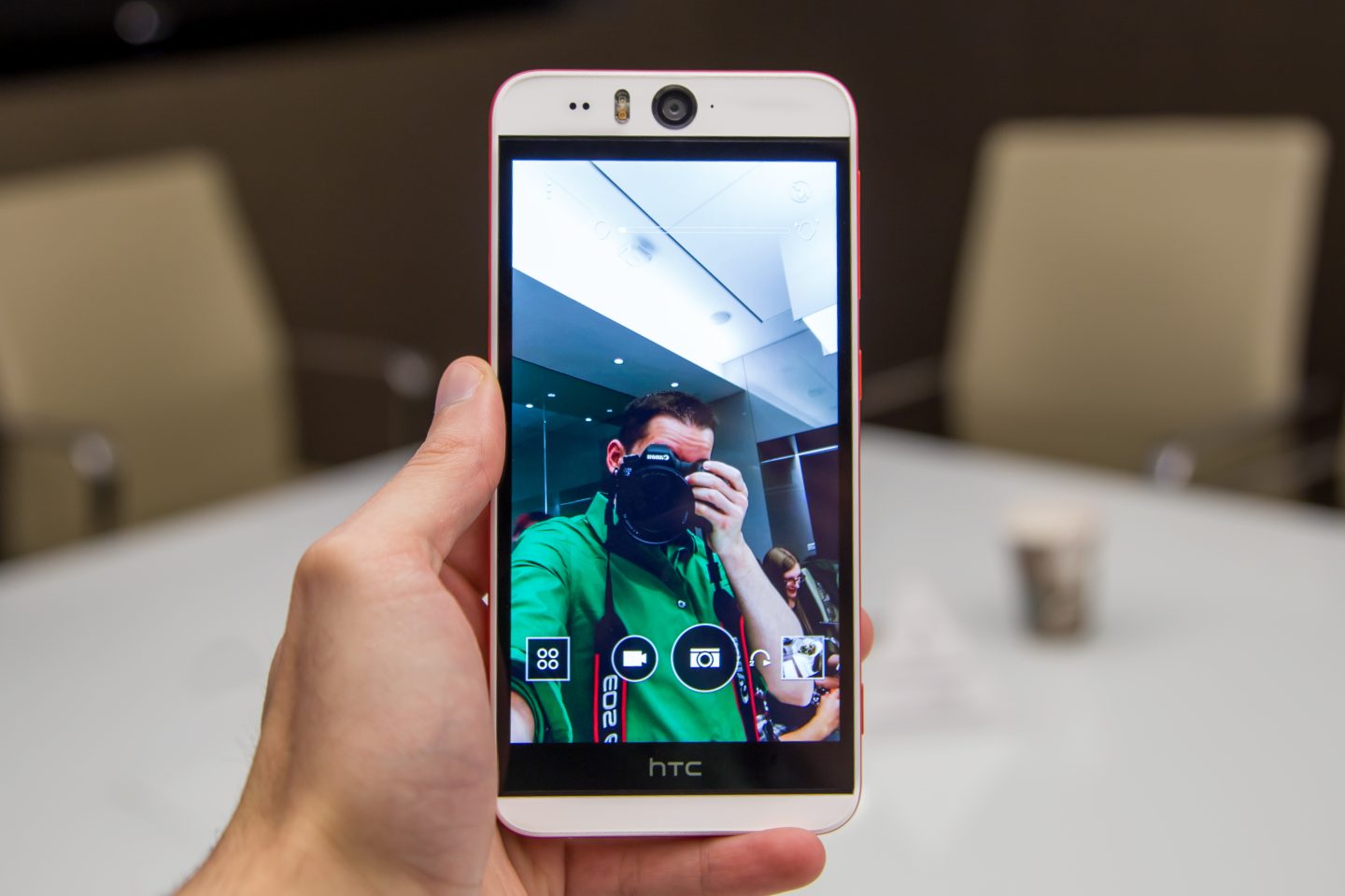 Hands-on with the HTC Desire Eye, a phone with a 13MP front camera ...
