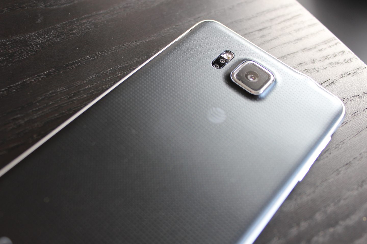 Galaxy Alpha review: A Samsung phone with chrome - Ars Technica