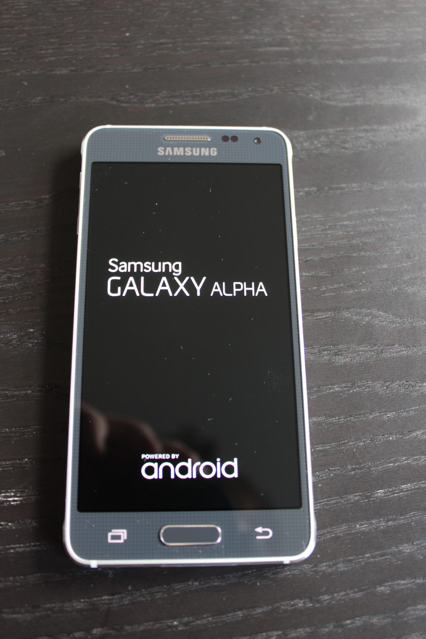 Galaxy Alpha review: A Samsung phone with chrome - Ars Technica
