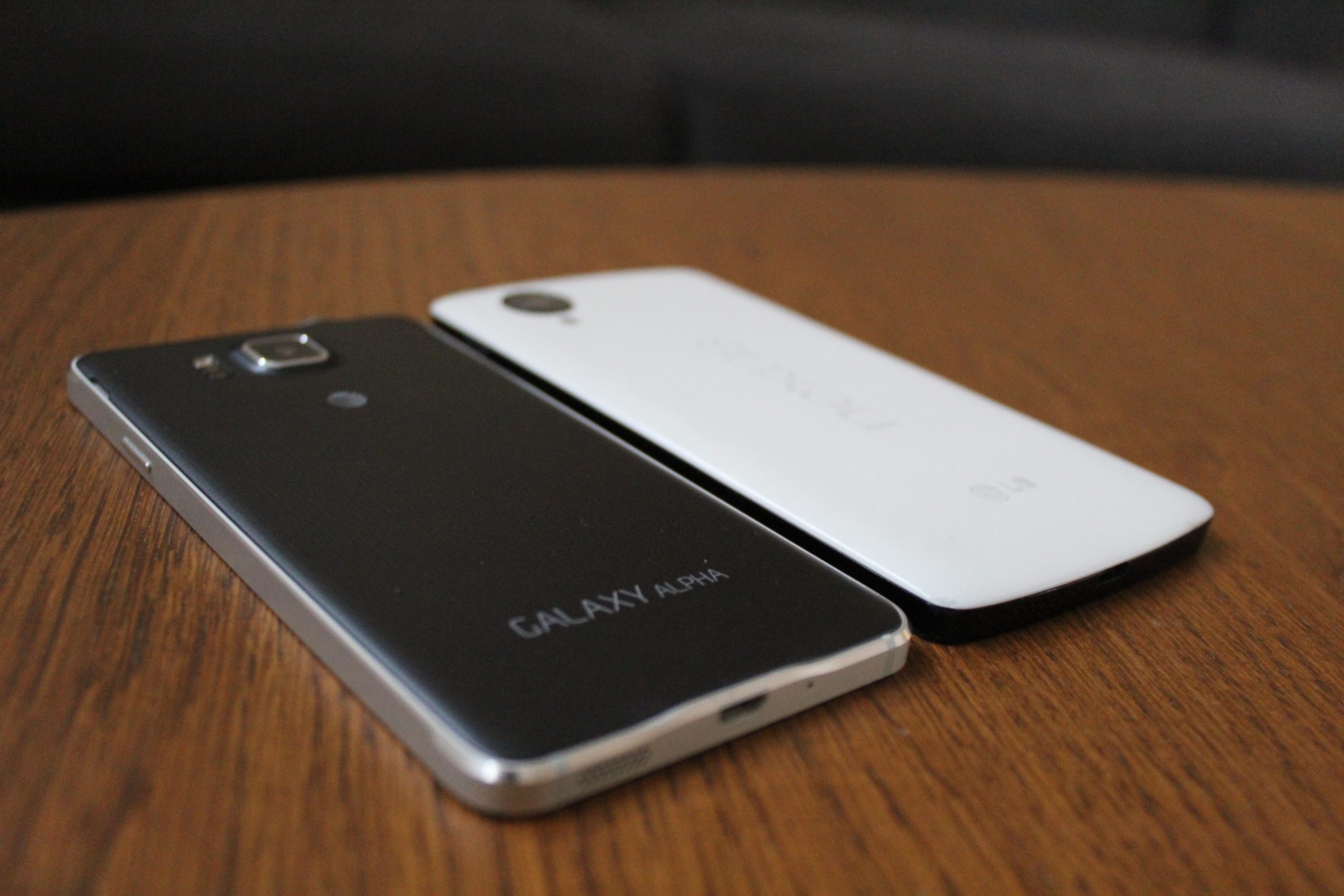 Galaxy Alpha review: A Samsung phone with chrome - Ars Technica