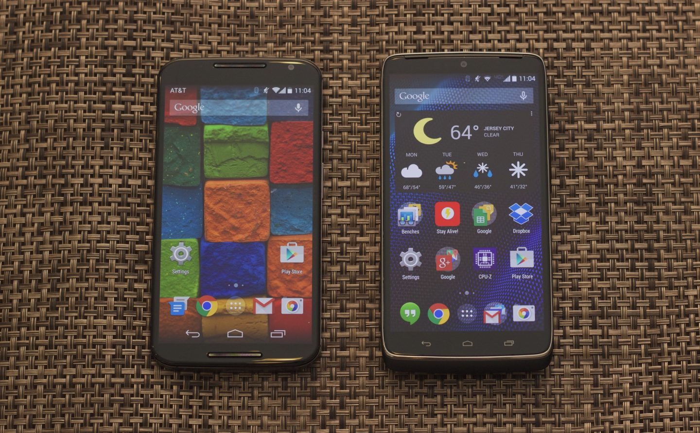 Review: Motorola’s Droid Turbo beats the Moto X in specs, if not style ...