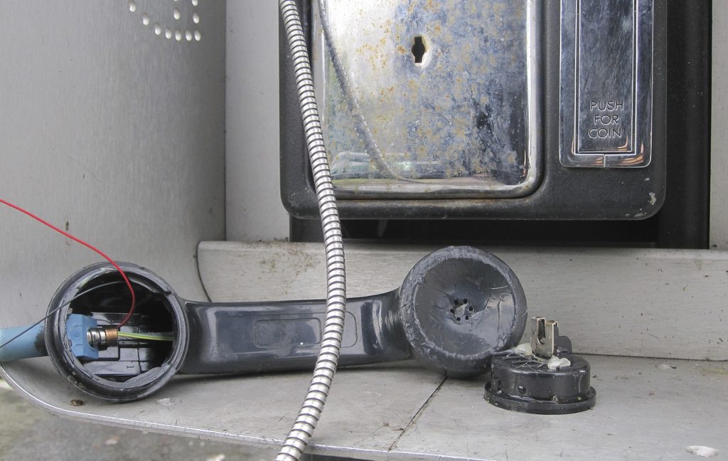 FCC to prevent phone companies from screwing over copper customers ...