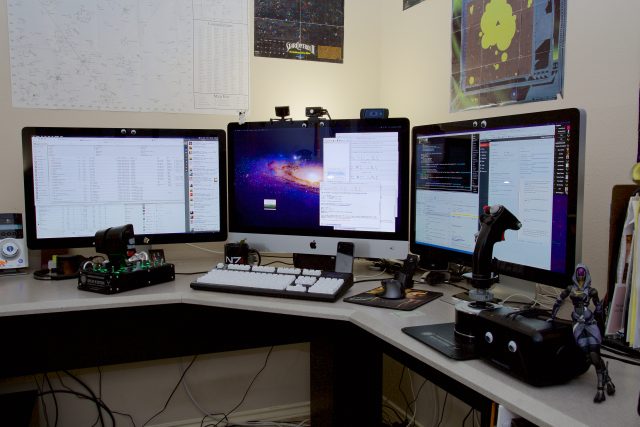 Where and how do Ars staffers work? Our computers, let us show you them ...