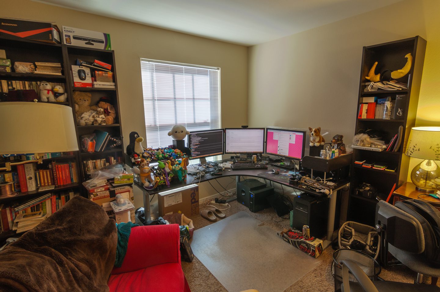 Where and how do Ars staffers work? Our computers, let us show you them ...