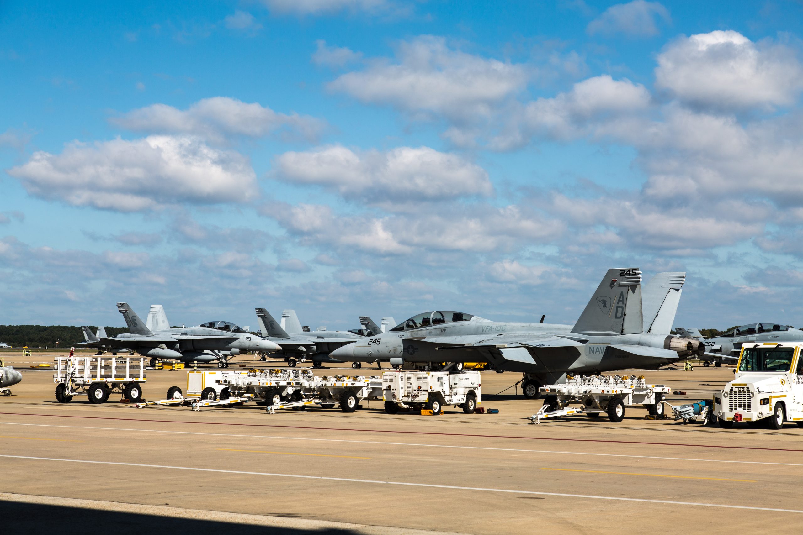 Mach 2, hair on fire: Ars flies the Navy’s F/A-18 sim into the Danger ...