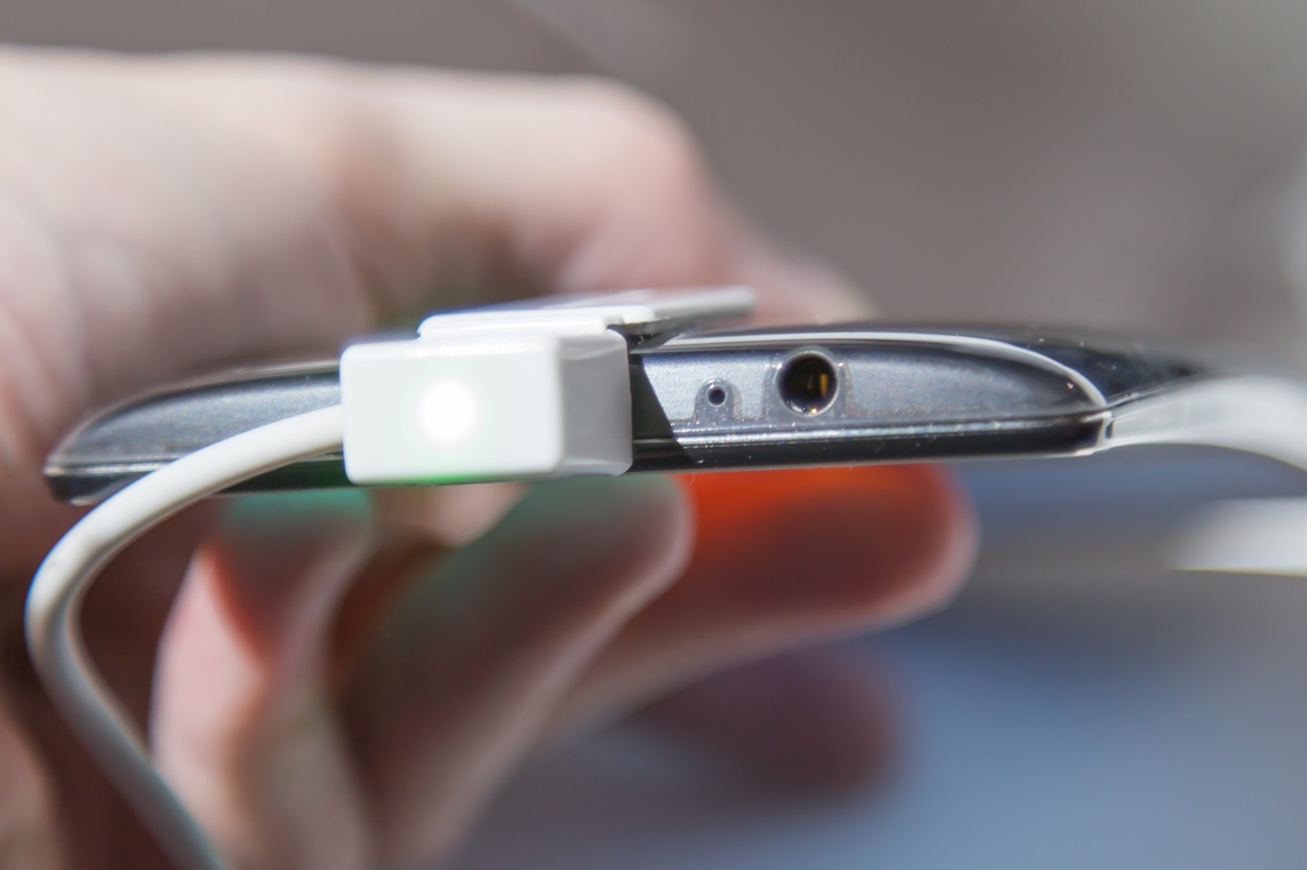 Hands-on with the LG G Flex 2—another inexplicably curved smartphone ...