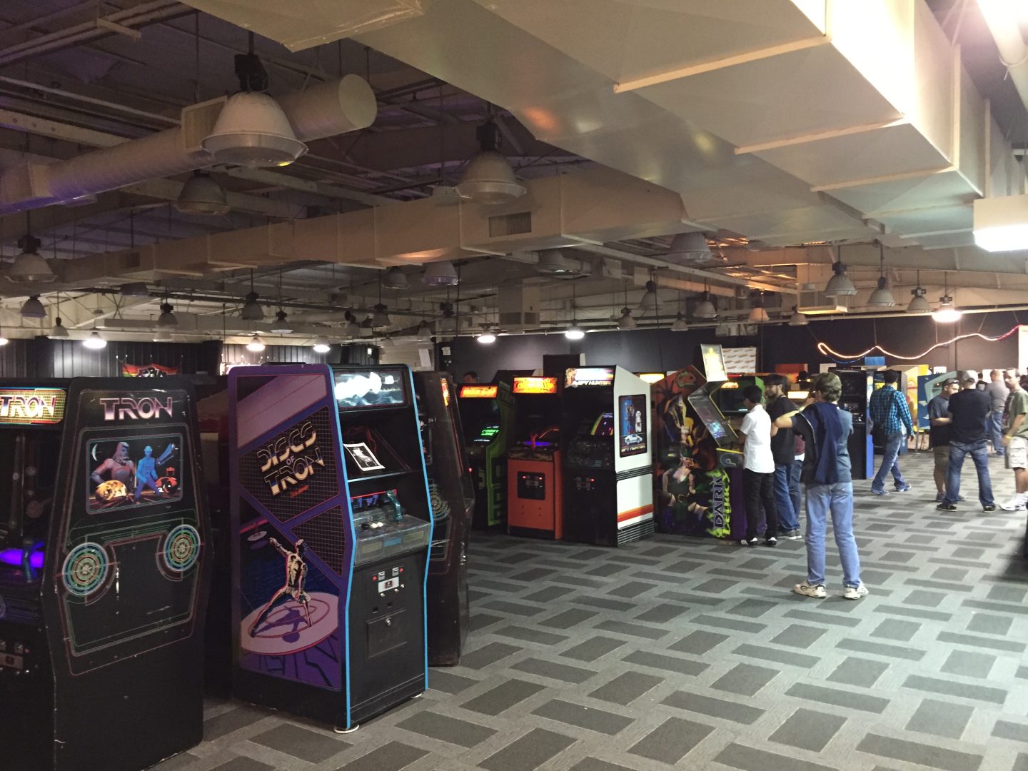 A virtual day with 750 pinball and arcade games, no quarters needed ...