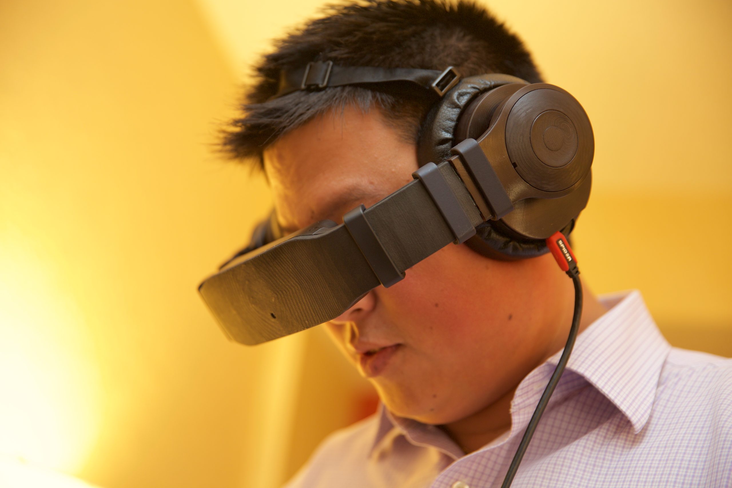 Glyph head-mounted display shoots DLP images directly into your ...