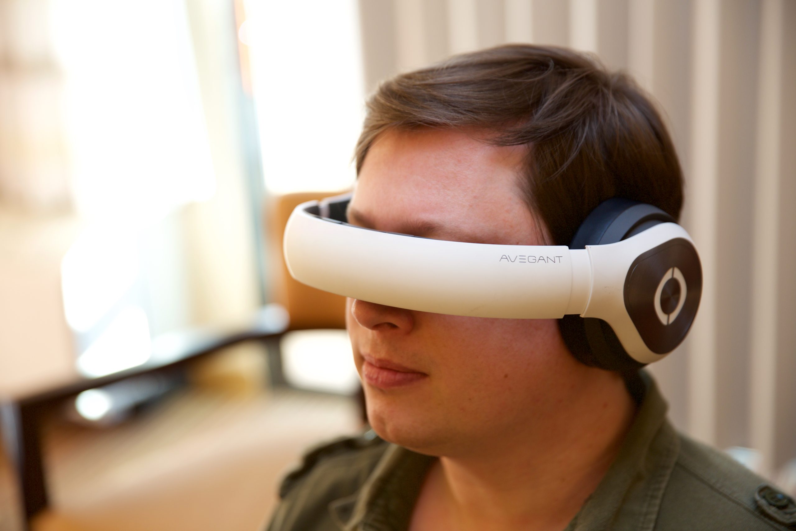 Glyph head-mounted display shoots DLP images directly into your ...