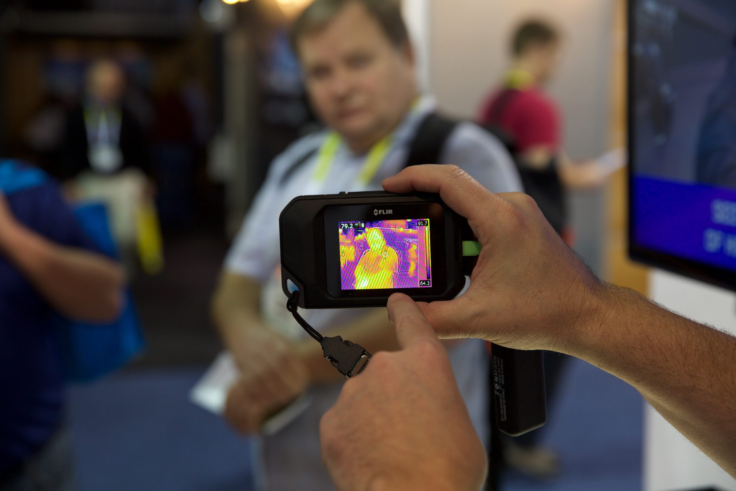 Updated FLIR One infrared camera is smarter, smaller, works with ... Updated FLIR One infrared camera is smarter, smaller, works with ...