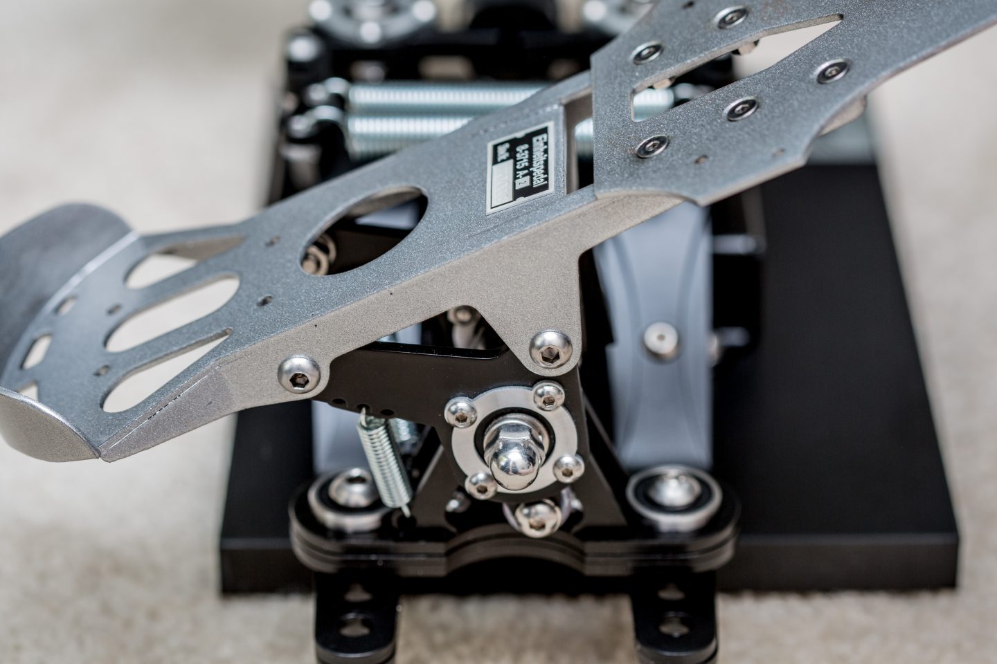 Want high-end flight sim pedals? Put $500 in a Polish bank account and ...