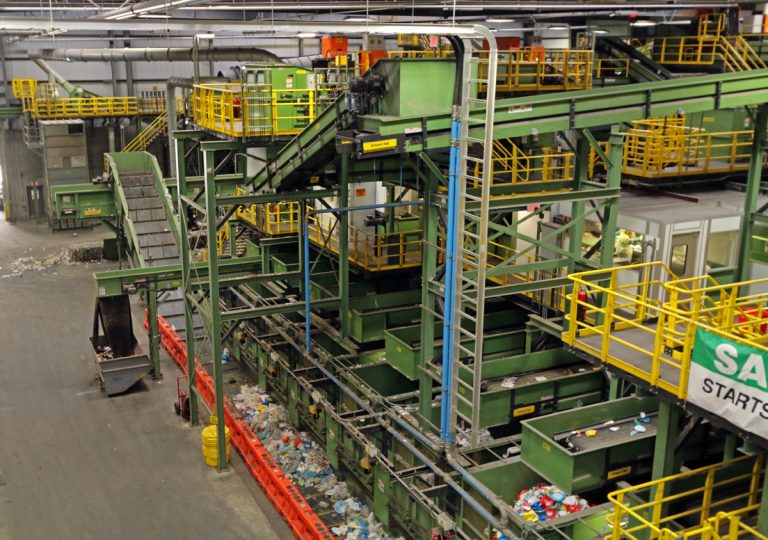 Inside New York City’s newest recycling center - Ars Technica