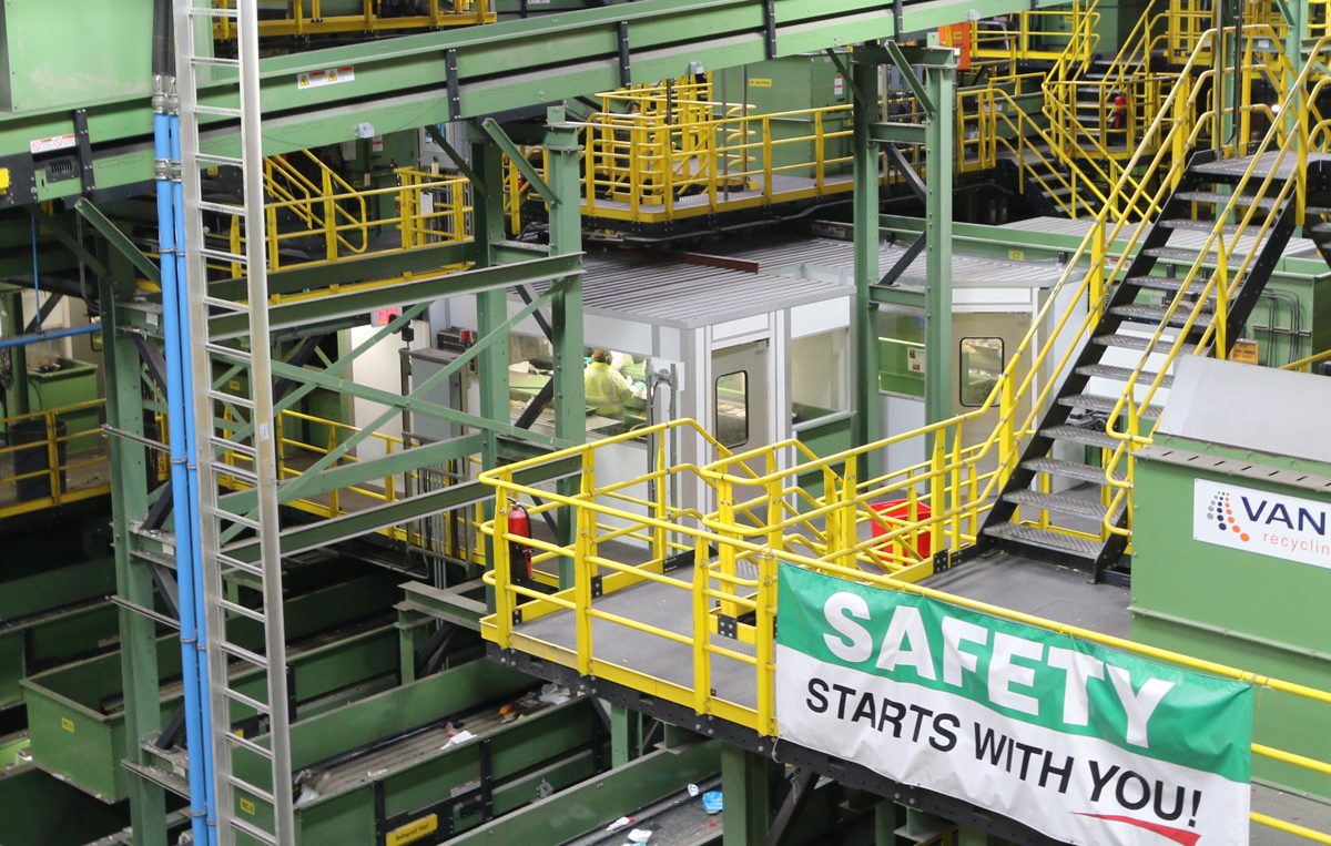 Inside New York City’s newest recycling center - Ars Technica