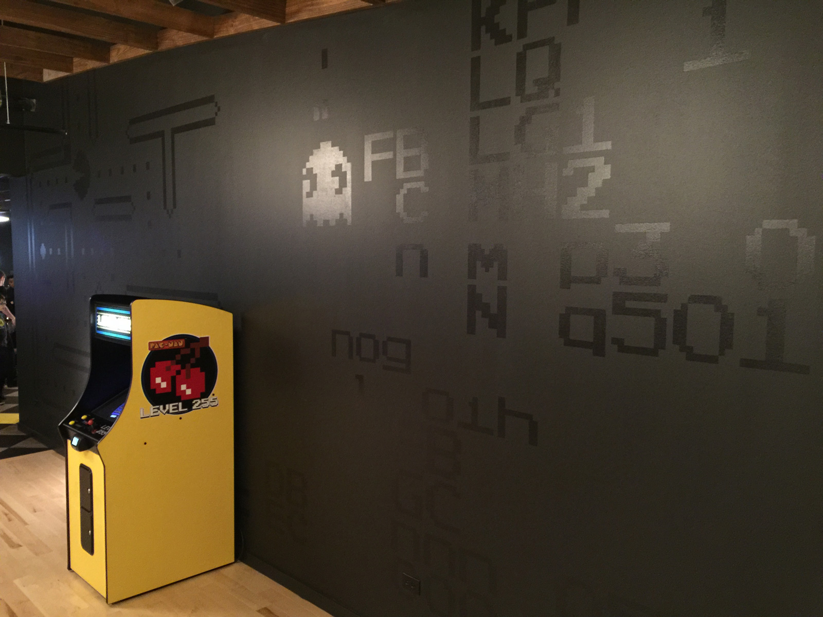 Leveling up the barcade: A visit to Chicago’s Pac-Man themed Level 257 ...